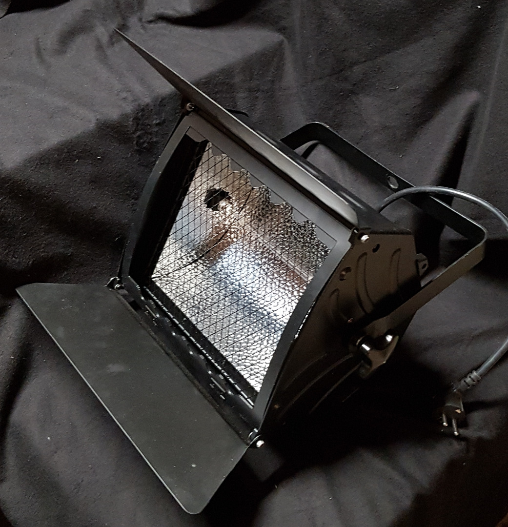 Eurolite ProFlood 1000A | 40 EUR - Gebrauchte-Veranstaltungstechnik.de - Der Marktplatz für ...